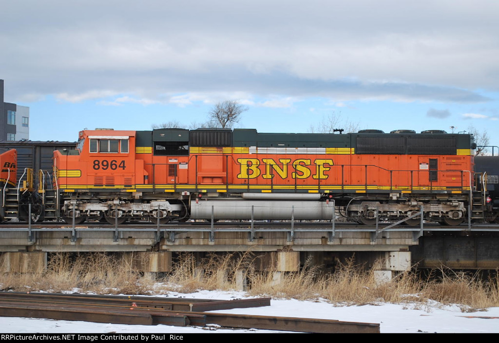 BNSF 8964